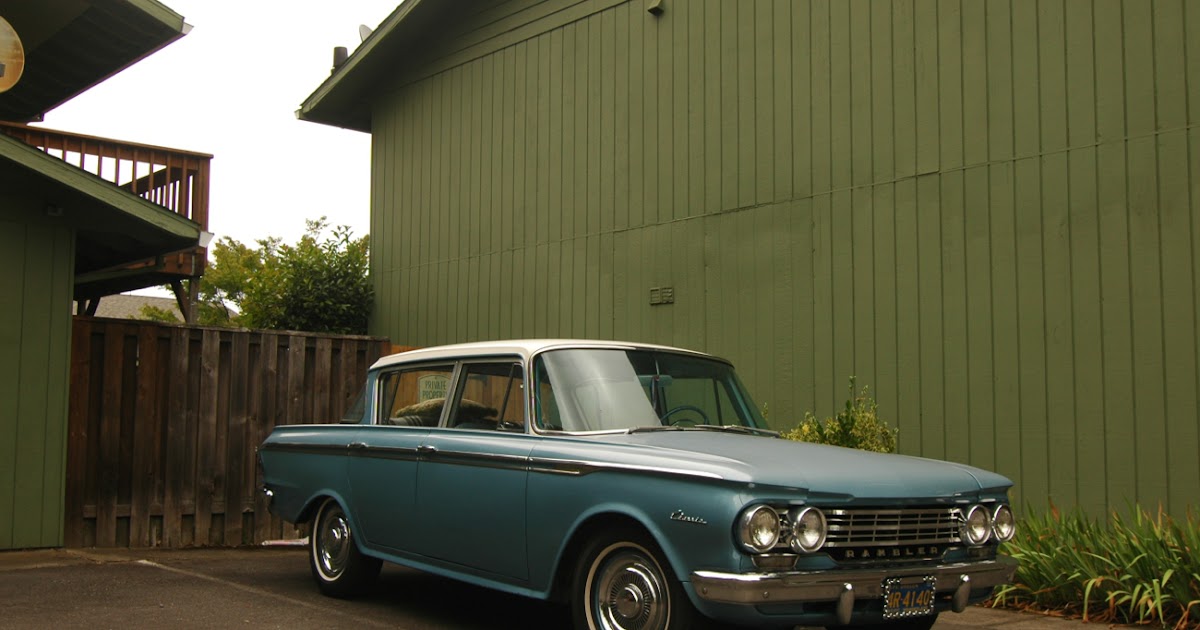 OLD PARKED CARS.: 1962 Rambler Classic.