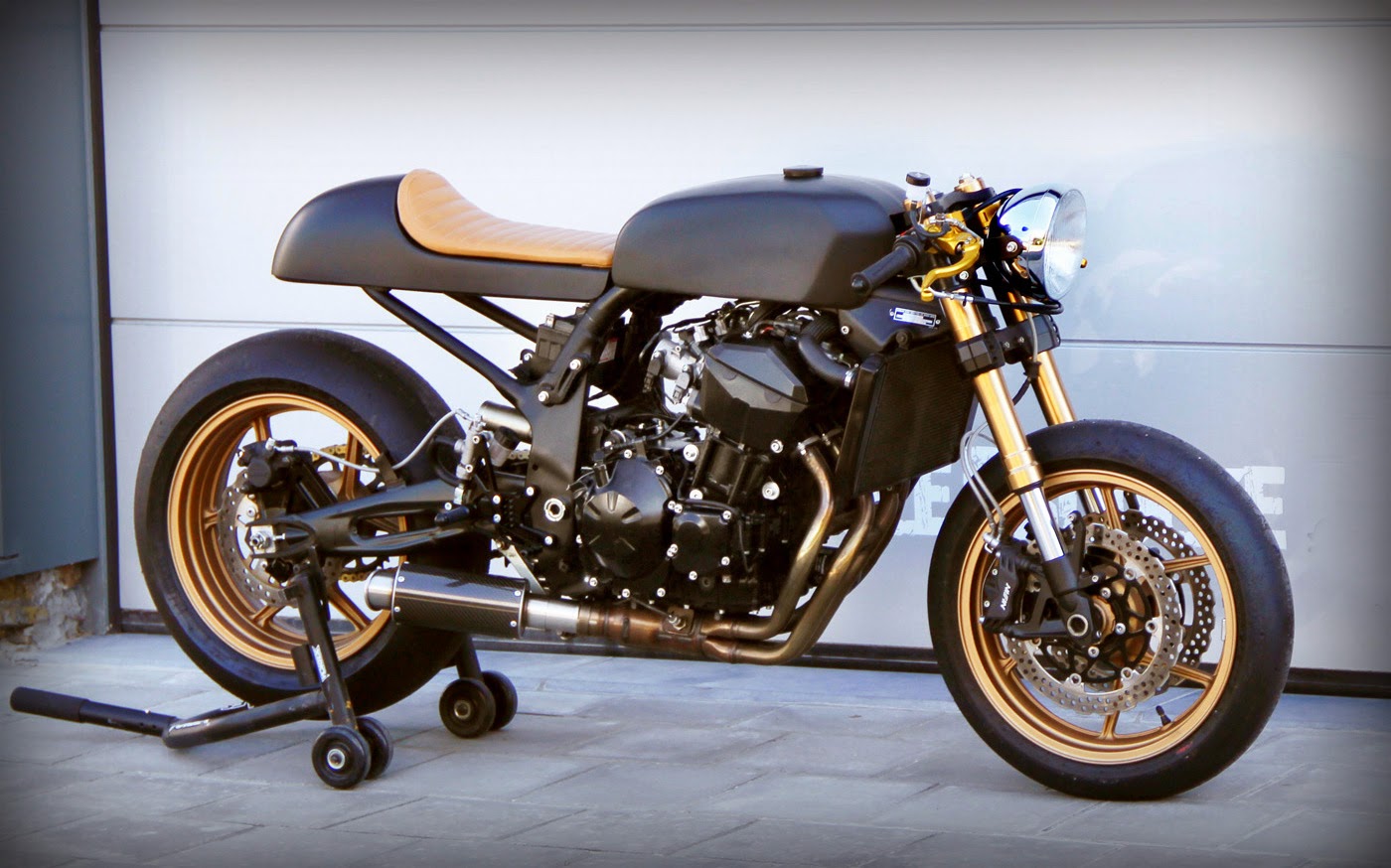Gunnar’s Shed Built Z750 - RocketGarage - Cafe Racer Magazine