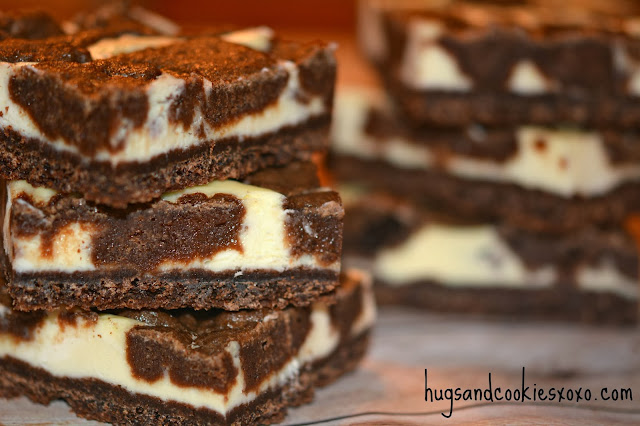 CHOCOLATE & WHITE CHOCOLATE CHEESECAKE COOKIE BARS - Hugs and Cookies XOXO