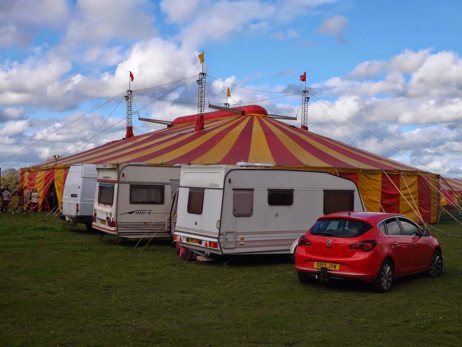 Circus Mania: May 2014