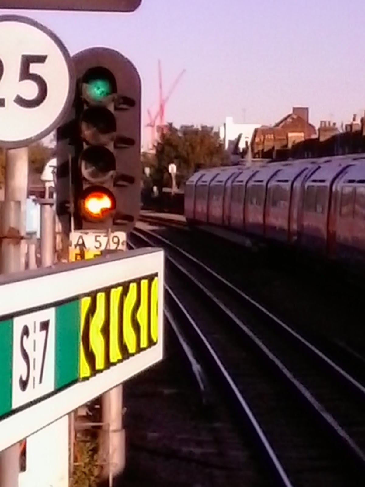 A Tube User's Travels: LU Signalling