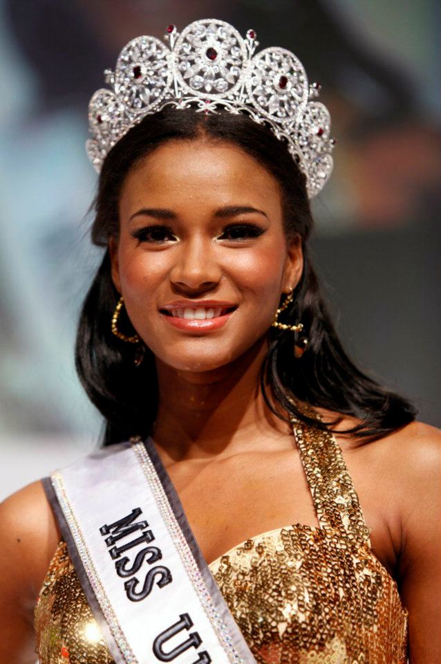 REINAS UNIVERSAL: LEILA LOPES MISS UNIVERSE 2011 IN THE BEAUTY ...