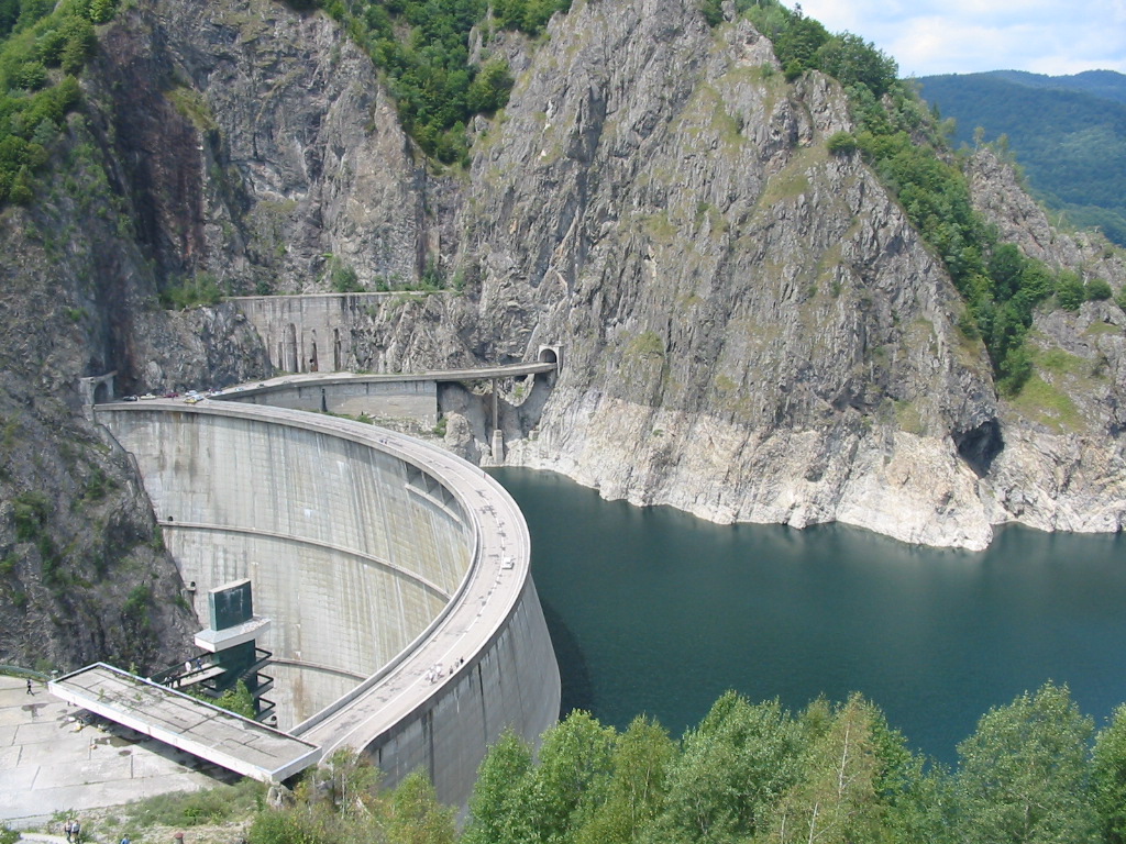 Haihui prin Lume : Barajul Vidraru