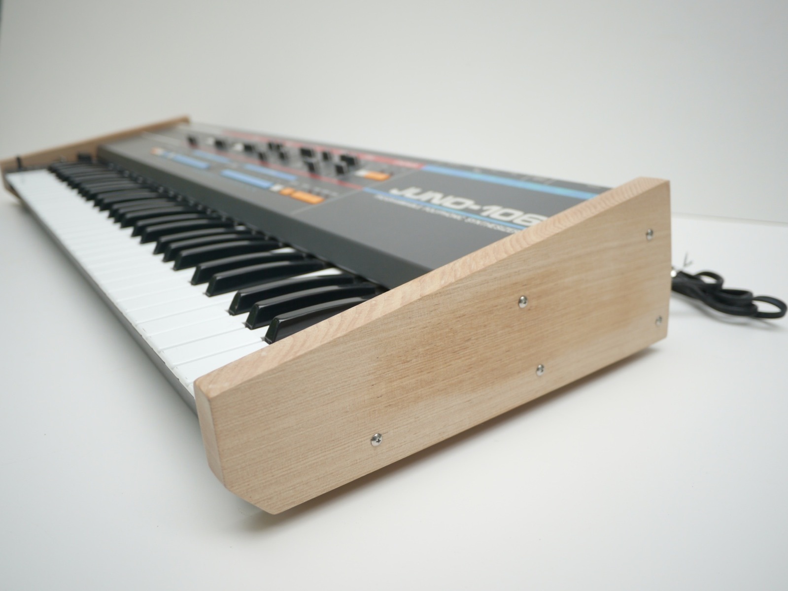 MATRIXSYNTH: Serviced Roland Juno-106 with Wood Side Panels