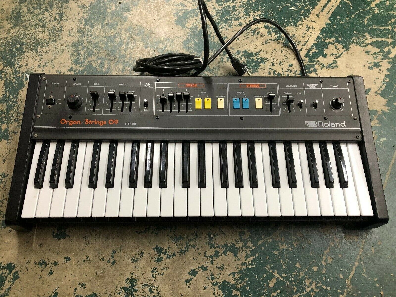 MATRIXSYNTH: Vintage Roland RS-09 Organ/Strings SN 146215