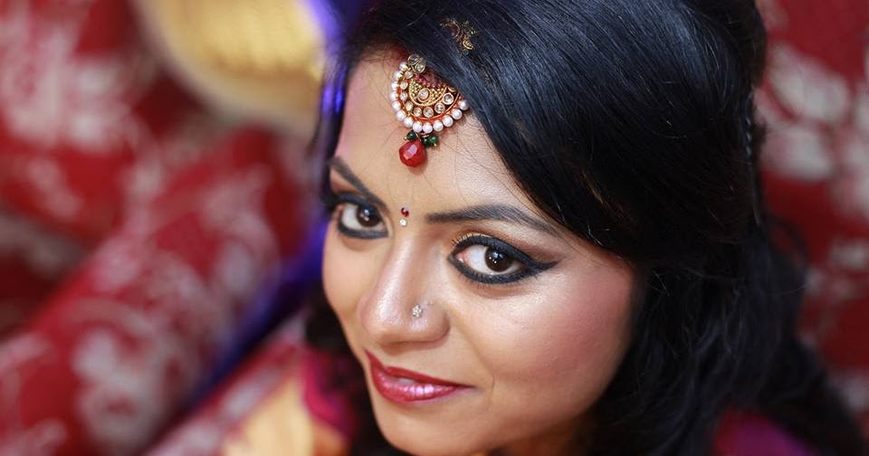 Blushing Bride: Bidisha Banerjee (Sinha) - Deck and Dine