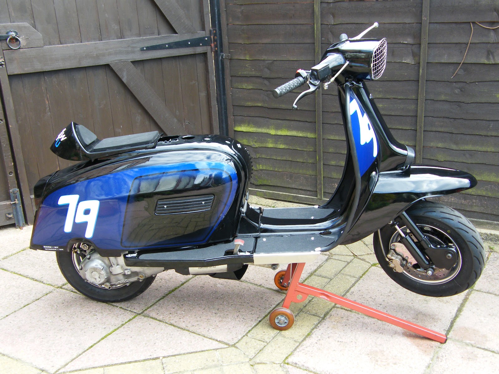 Race Scooter: Race Scooter: Finishing touches