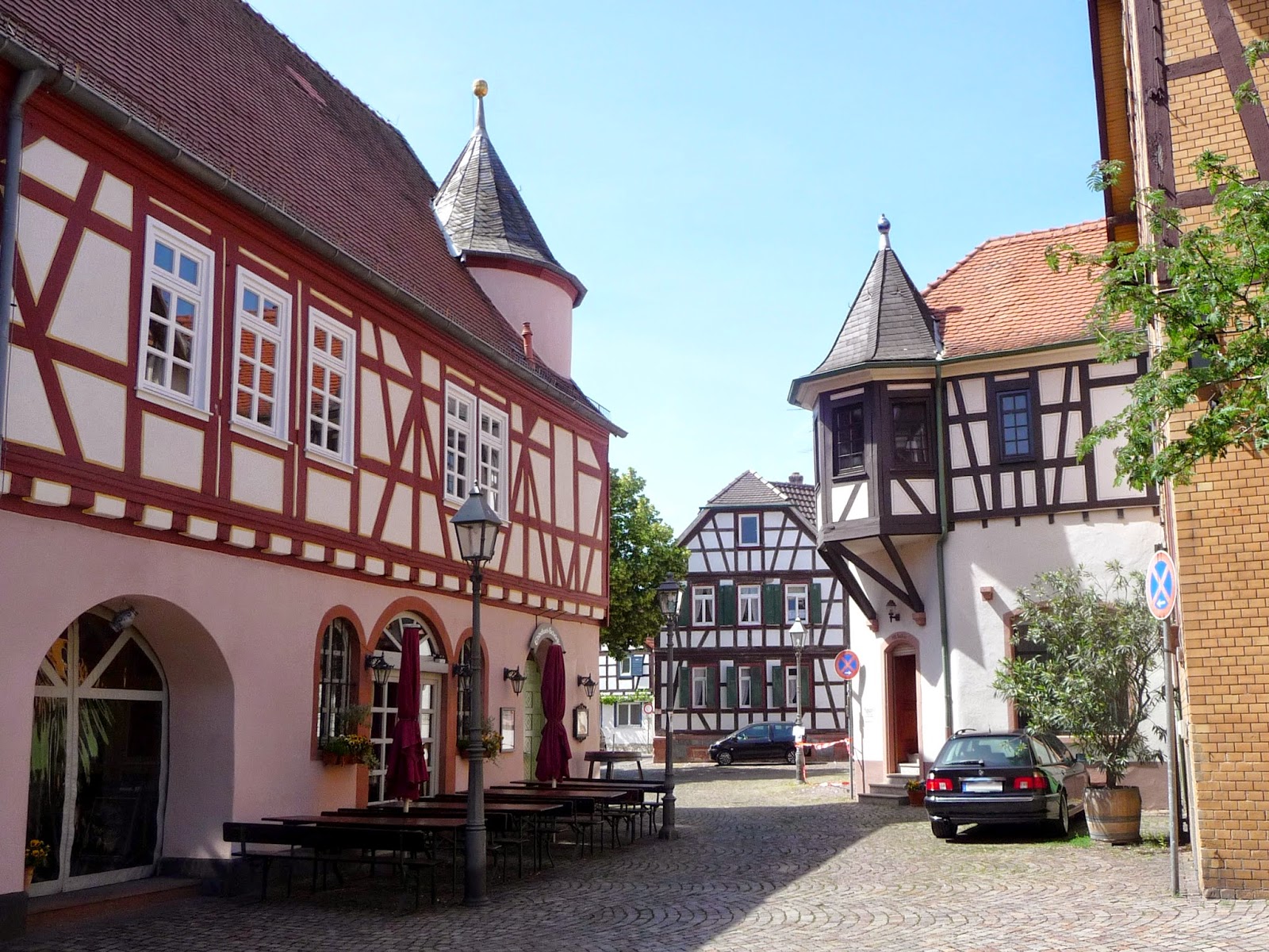 Hochstädter Erzählcafé: Die Hauptstraße - das Alte Rathaus