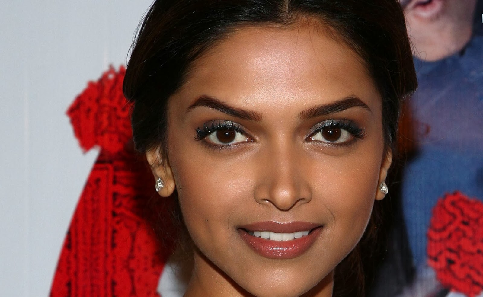 Deepika Padukone Lips Pics hot - Sports Updates