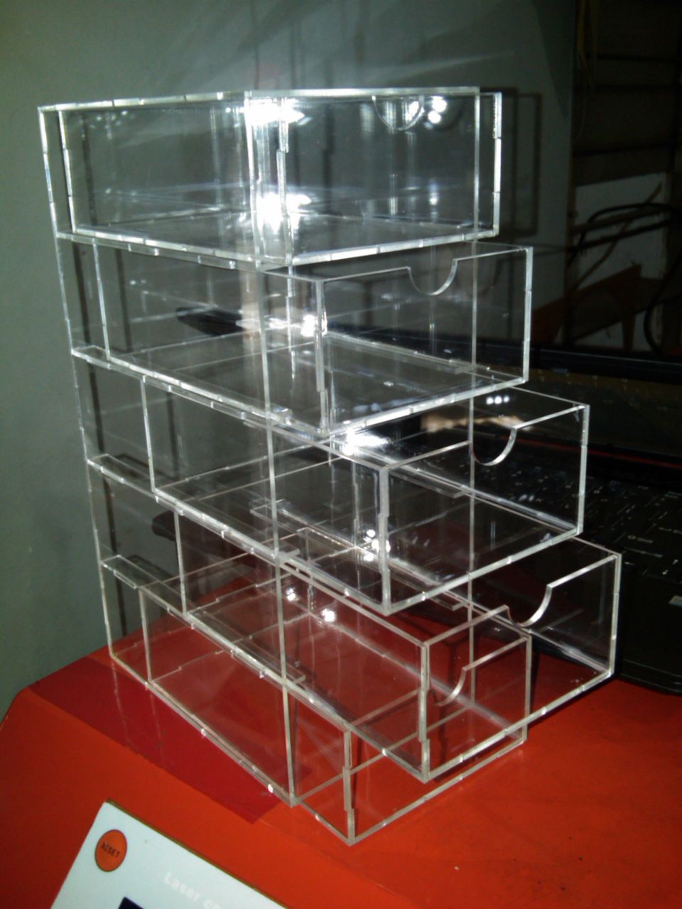 AKRILIK DISPLAY JAKARTA - RAMBU SAFETY SIGN & HURUF TIMBUL JAKARTA