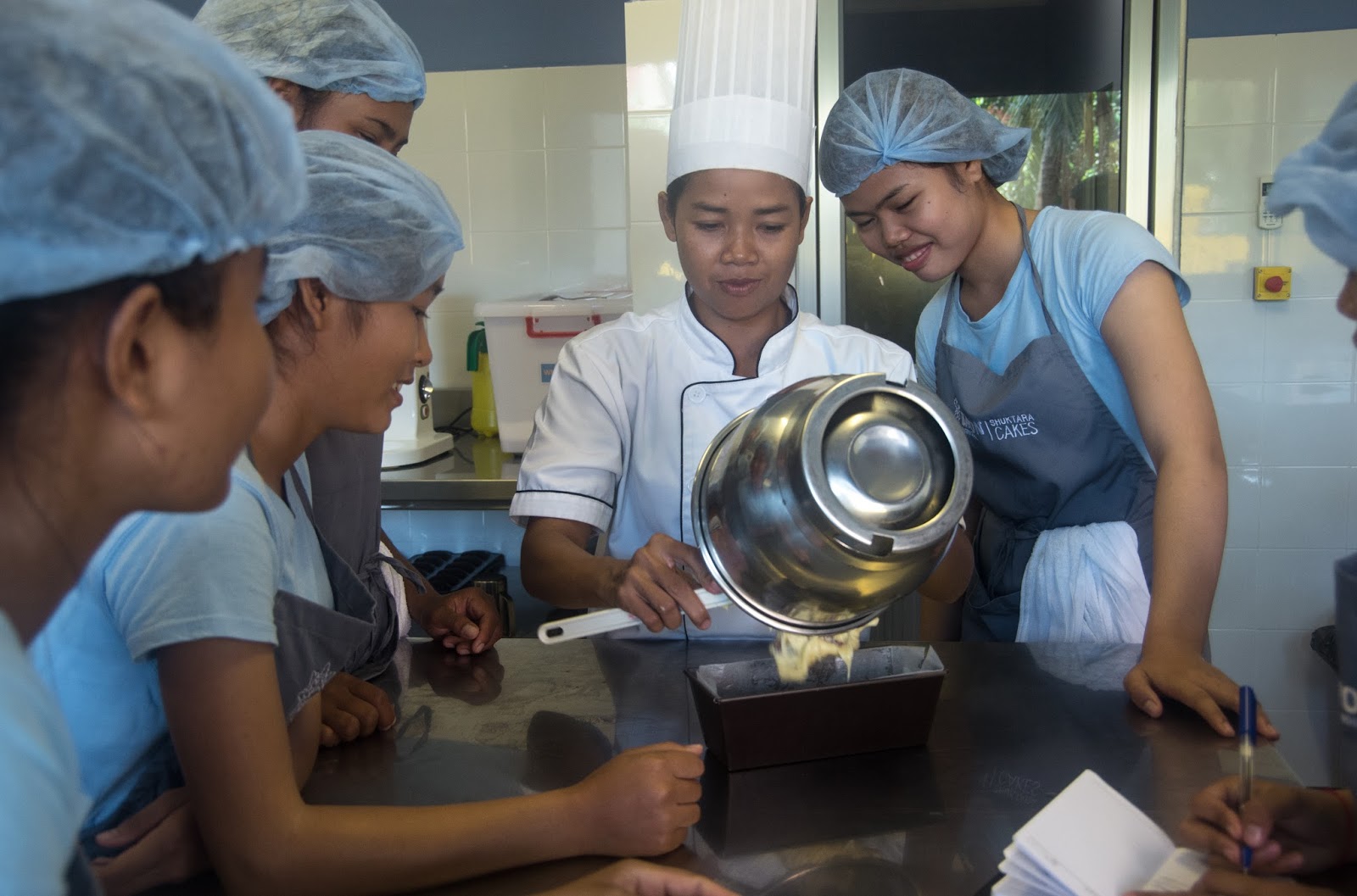 A cake for a good cause: the Bayon Pastry School Coffee Shop - Vuthy's ...