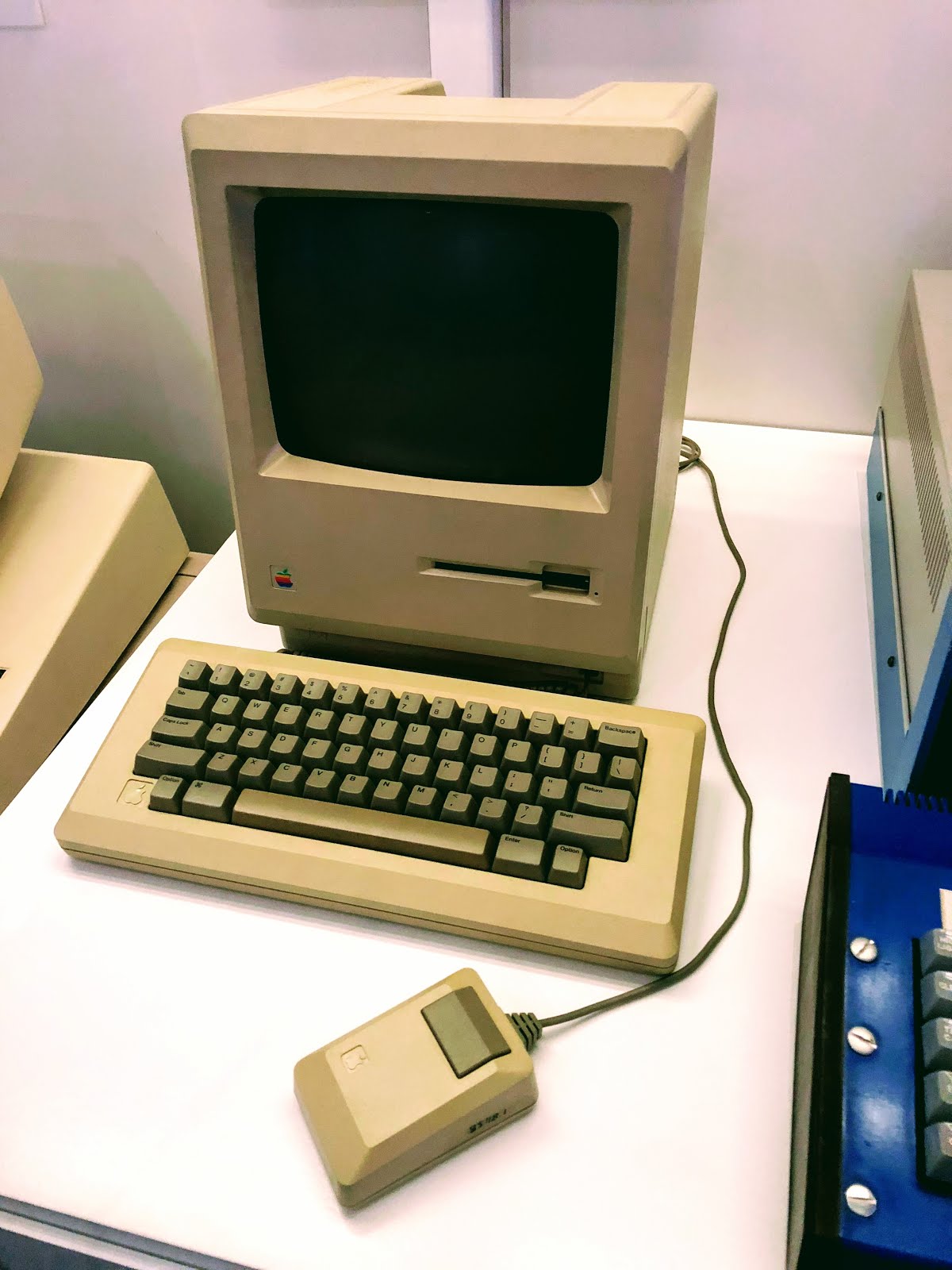 Walking Arizona: The Original Macintosh Computer