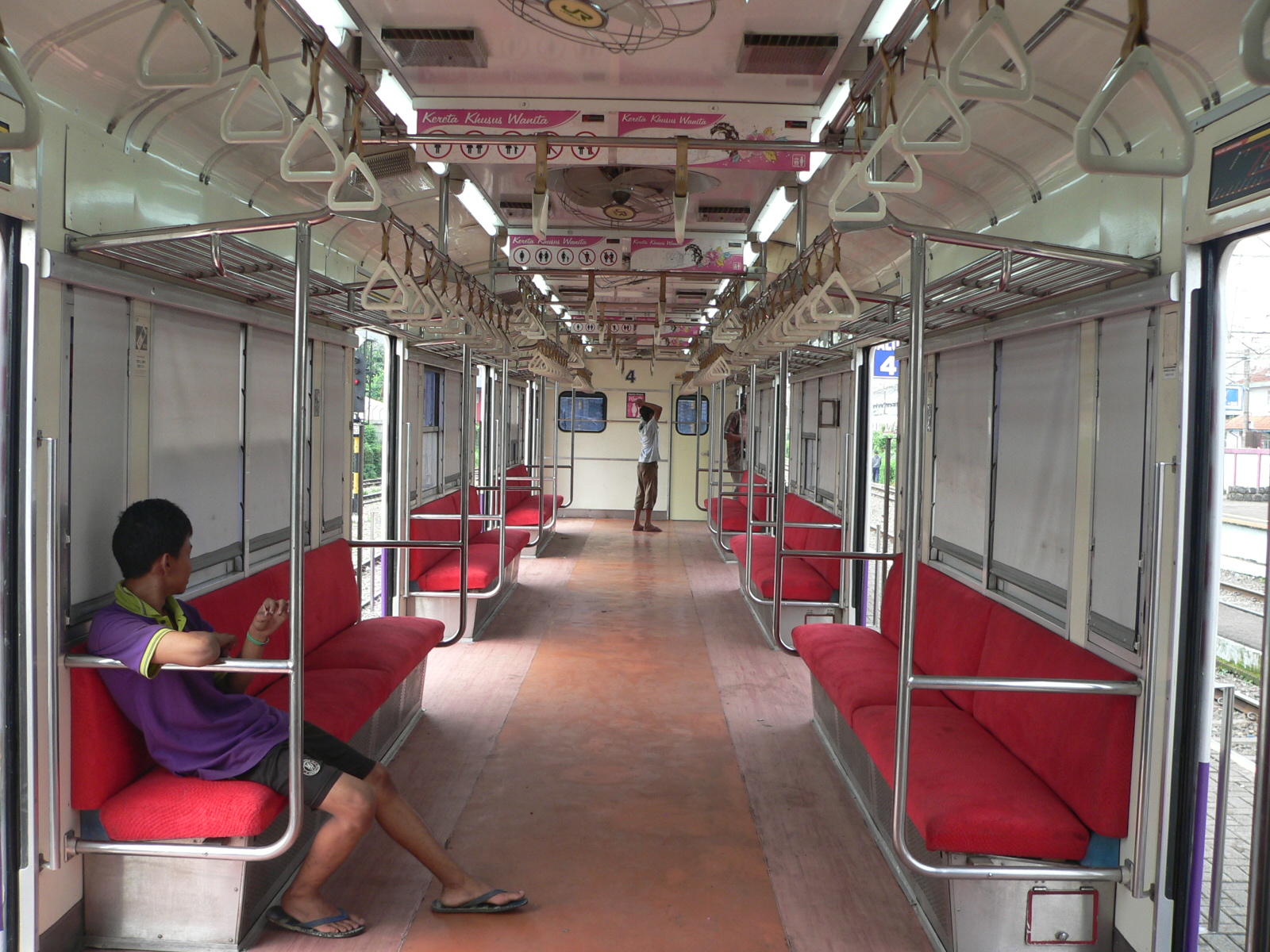 インドネシア鉄道ファン: Trial Run Seri 103 Ex-JR East 103 E21F | 元JR東日本103系ケヨE21の試運転