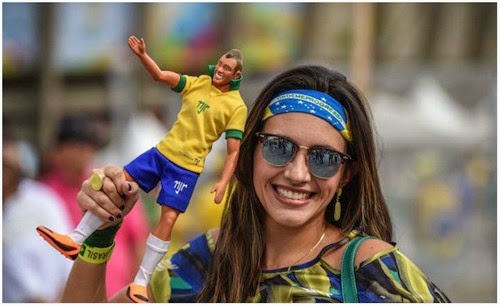 Foto Penyokong Wanita Brazil Yang Cantik di Semi Final Brazil vs Jerman ...