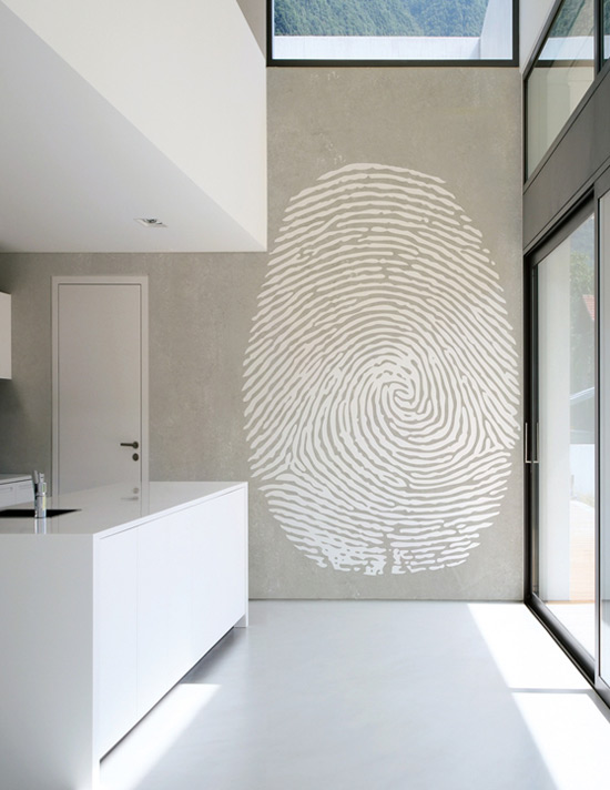 Gee's Corner: Dressing up the walls..