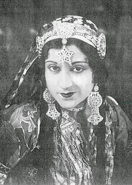 Patience Cooper Hot Bikini Image Gallery, Images, Photos, Pics - Cinemagigs