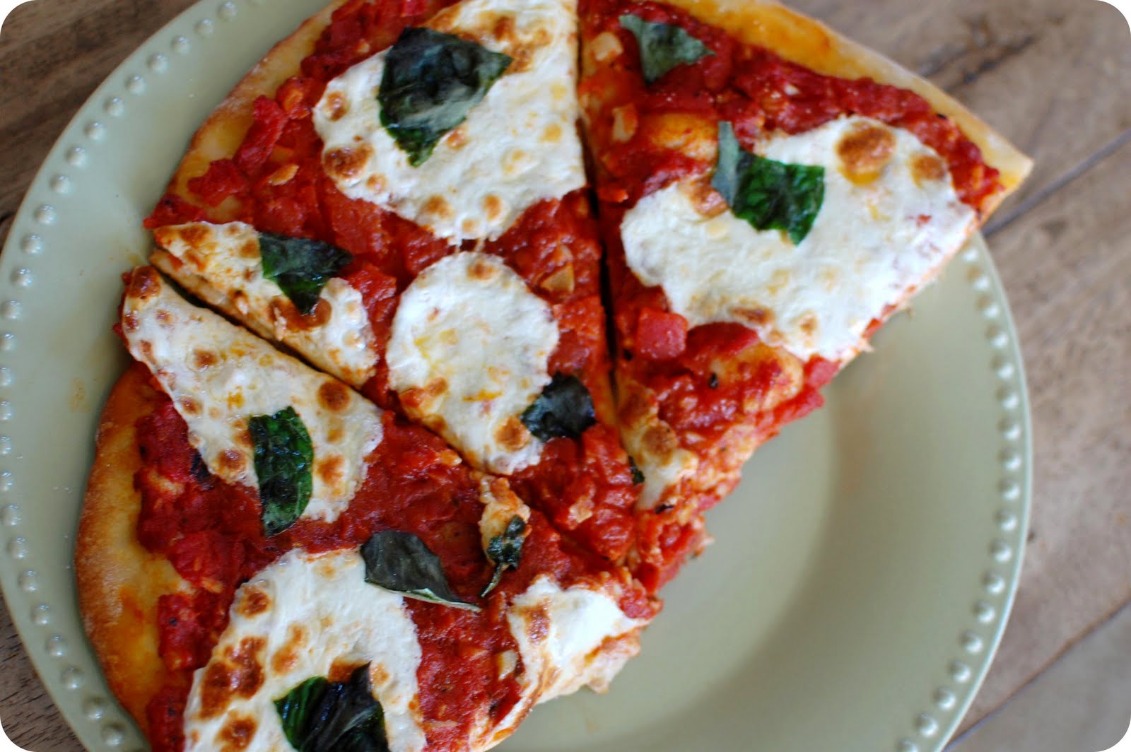 33 Shades of Green: Tasty Tuesdays: Pizza Margherita