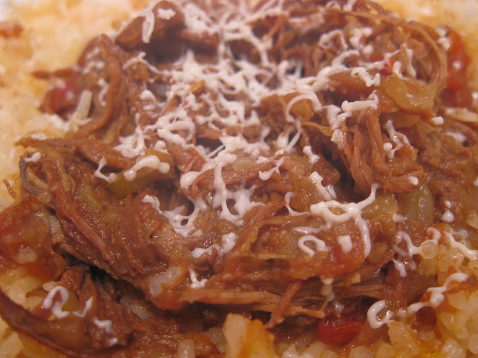 Nibbling Gypsy: Cooking with Mom: Pabellón Part 1 - Carne Mechada