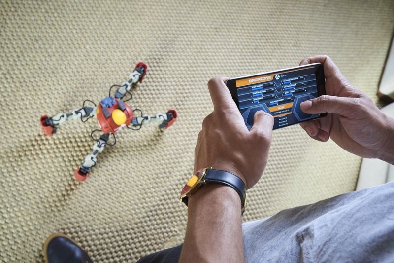 Tecnoneo: 'MekaMon' es un robot controlado por tu Smartphone que lucha ...