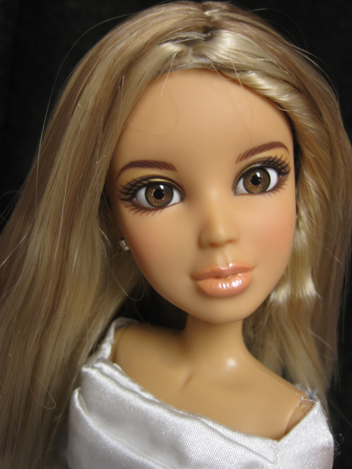 Never Grow Up: A Mom's Guide to Dolls and More: Liv Doll Review