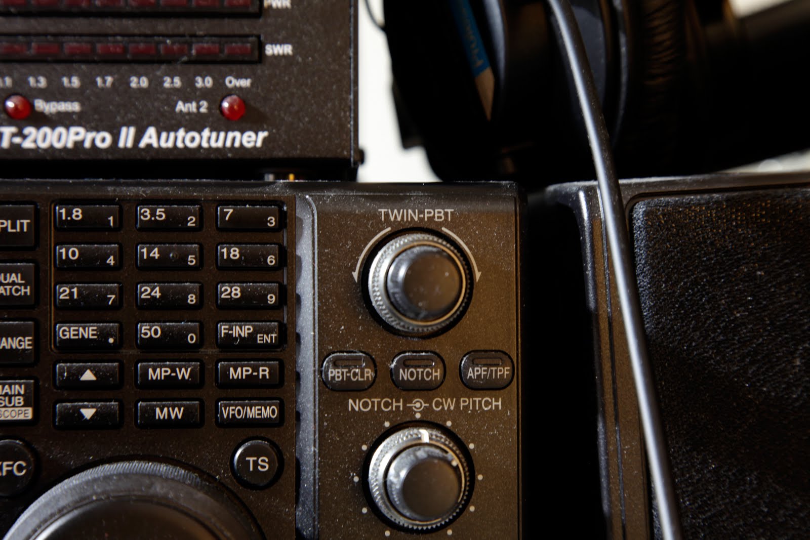 Ned's Amateur Radio Blog: My Icom IC-7600 HF Transceiver