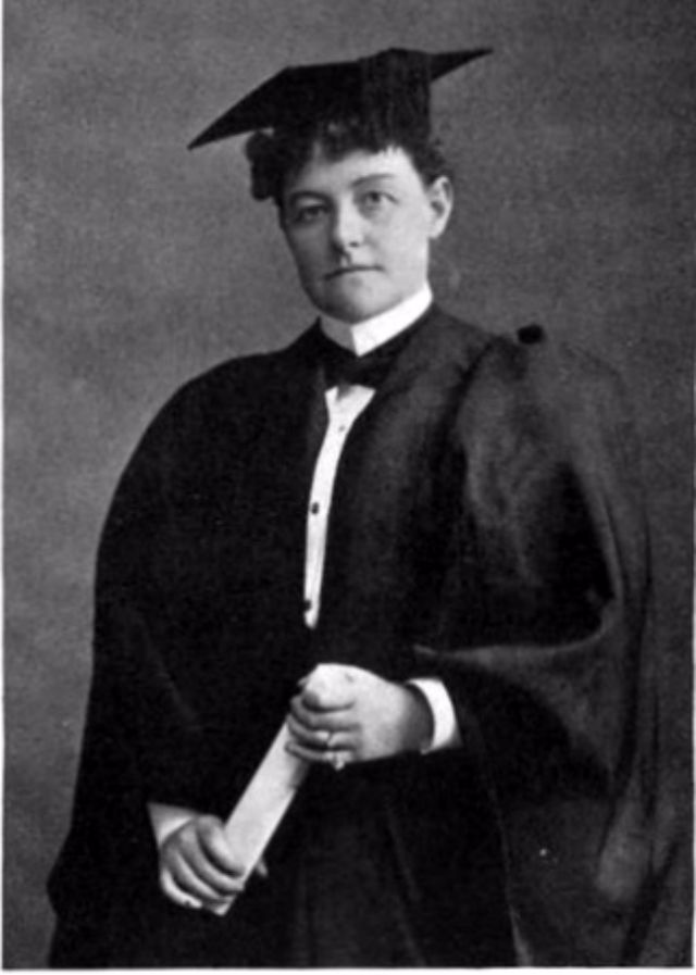 21 Charming Photos of the Graduates From the Late 19th and Early 20th ...