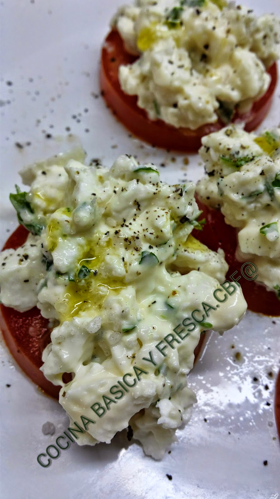 Cocina Basica y Fresca: TOMATES CON QUESO Y ALIOLI CBF