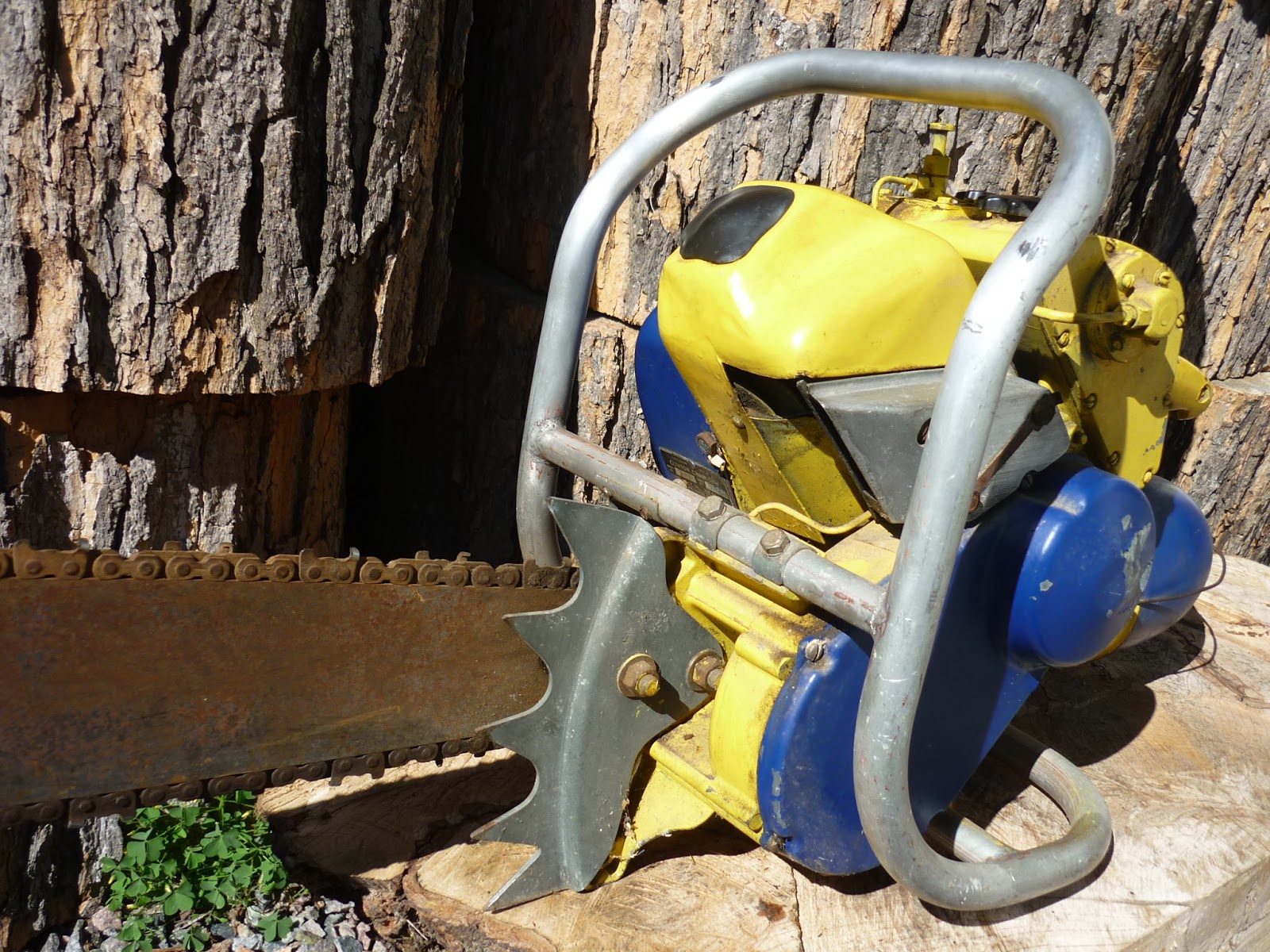 VINTAGE CHAINSAW COLLECTION: CLINTON CS323.