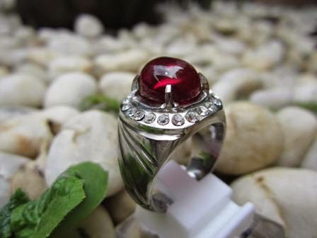 Harga, Khasiat, dan Ciri - Ciri Batu Merah Delima | Berita Terbaru