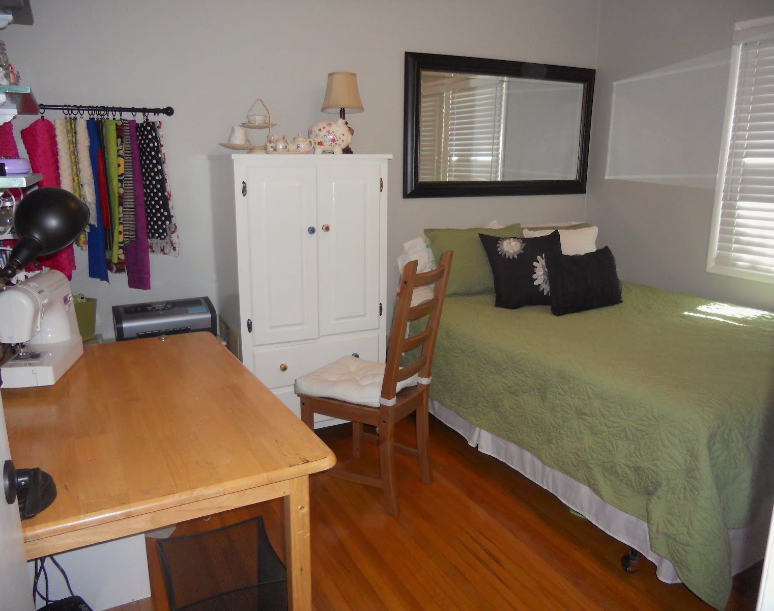 Snippets Of Creations: Guest Bedroom Turned Dorm Room