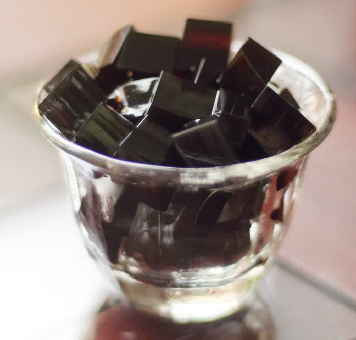 Cincau Hitam Kaya Manfaat Untuk Tubuh - Cara Merawat Kulit Wajah