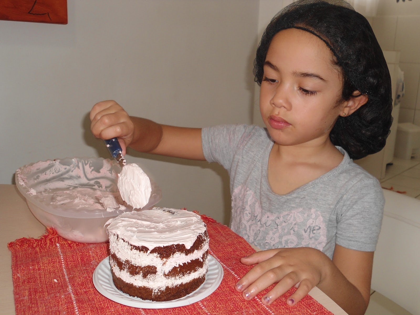 Mãe da Lulú: Confeitando um bolo