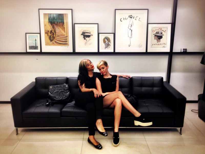 Blog Abre tu Closet: MILEY CYRUS EN CHANEL