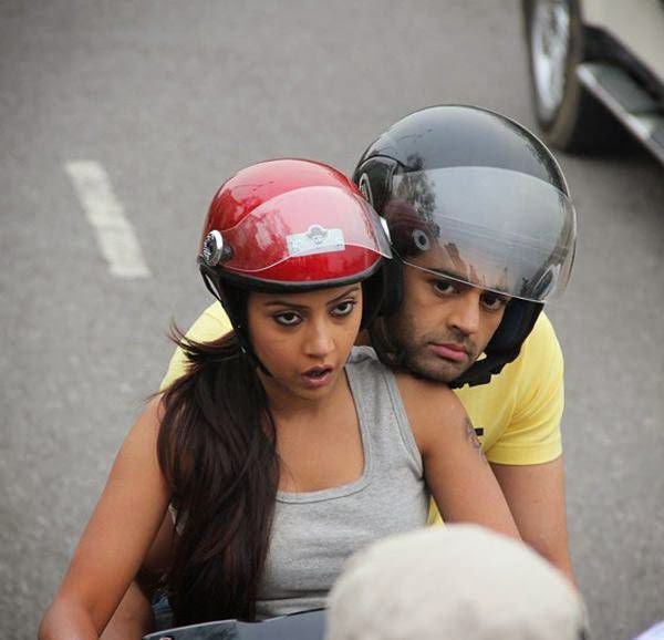 Stills Daily: Mickey Virus Hindi Movie Stills