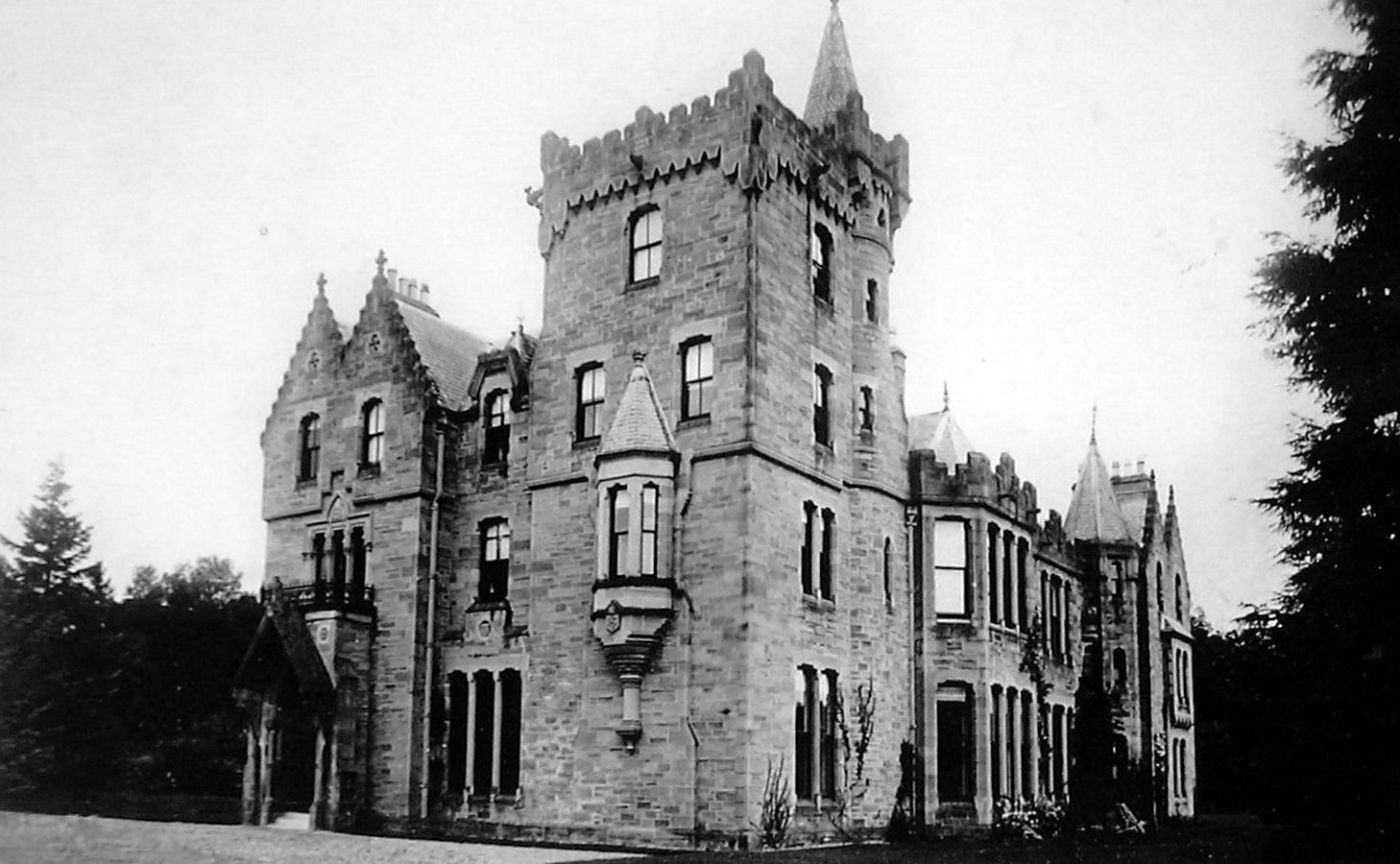 Tour Scotland: Old Photograph Finavon Castle Scotland