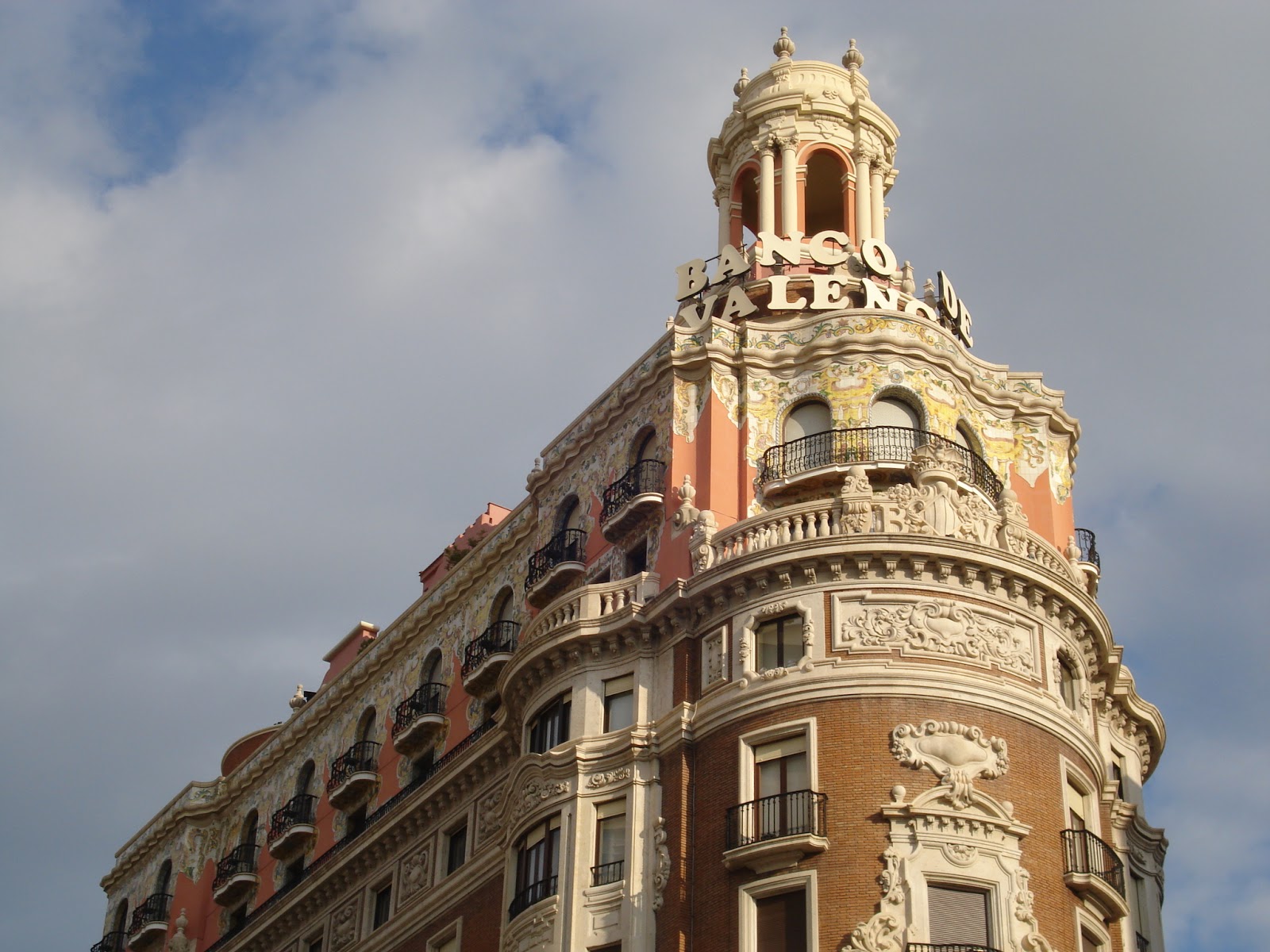 Not Hemingway's Spain: Cityscape: An Architectural Tour of Valencia