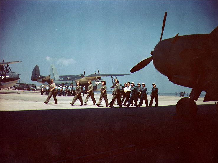 35 Rare and Fascinating Color Photographs of Navy WAVES During World ...