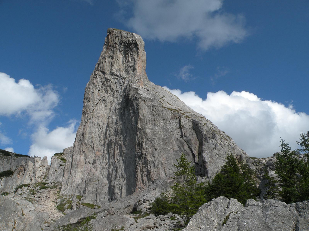 Manastirea Sihastria Rarau: Imagini si Peisaje cu Muntele Rarau