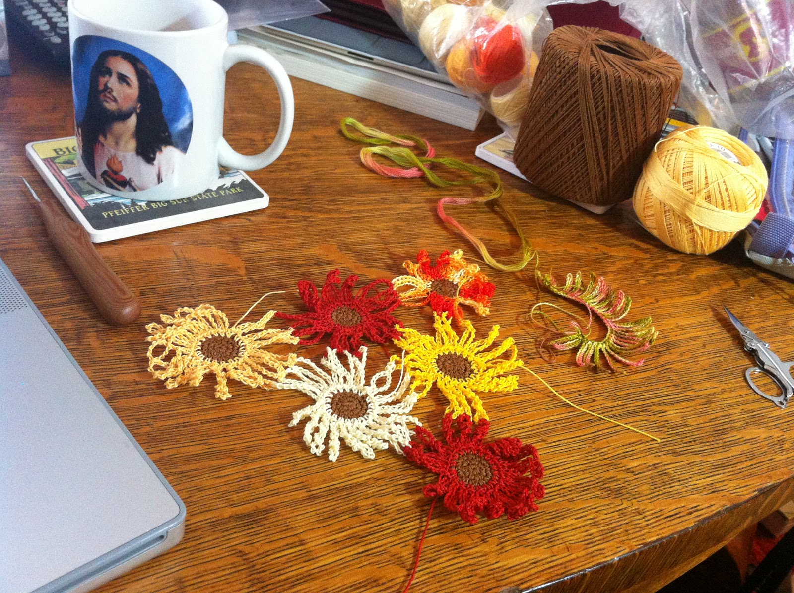 Regina Rioux: Thread-Etude