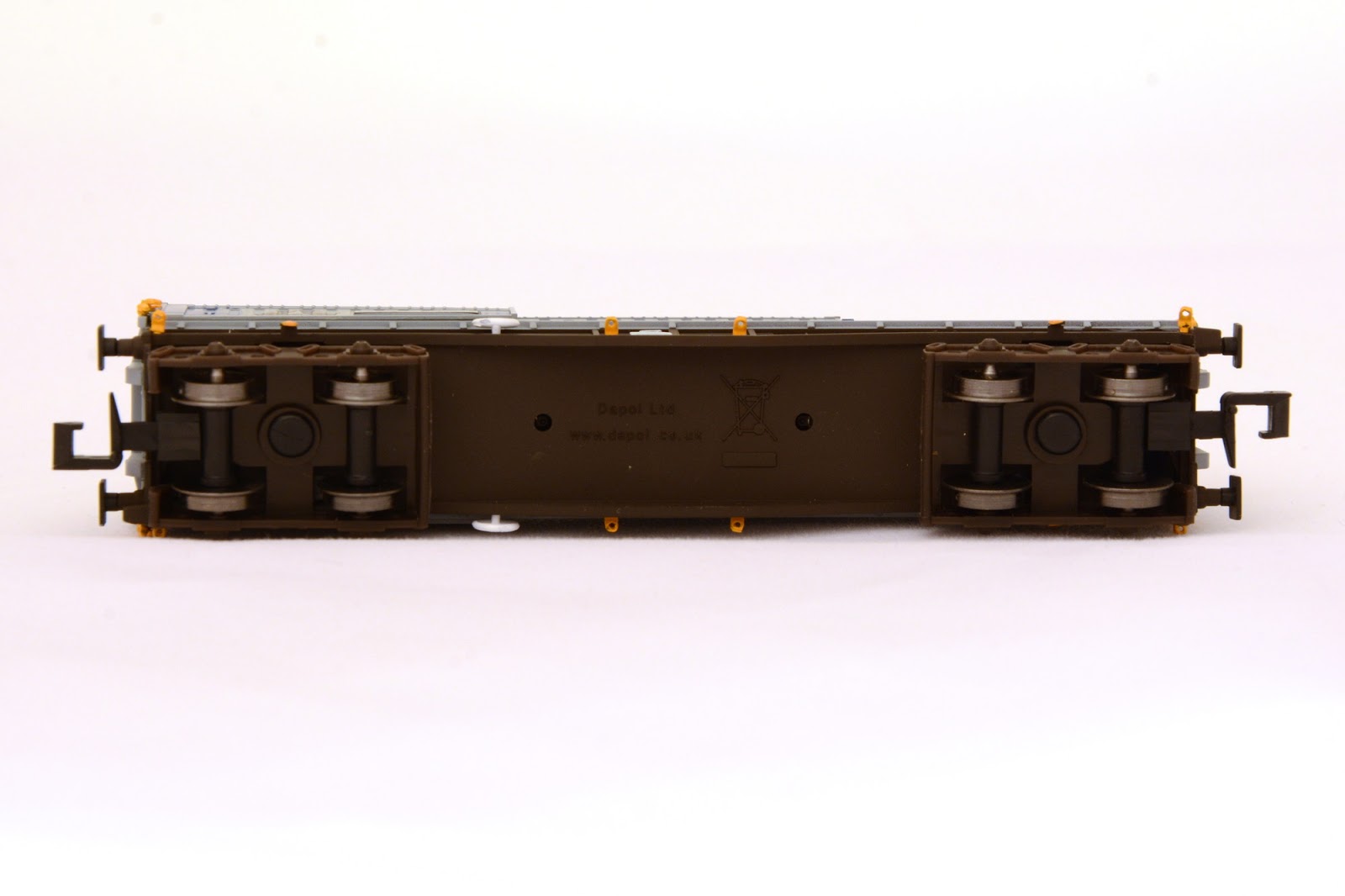 My Miniature Worlds: Dapol modern era freight wagons in N scale