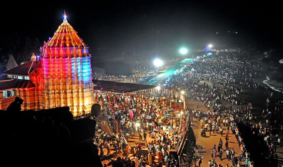 Spectacular Lightening at Kunkeshwar | , Kunkeshwar Beach, Konkan Kashi ...