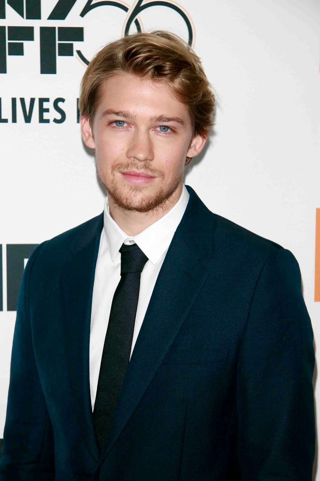 EMMA STONE & JOE ALWYN @ THE FAVOURITE OPENING