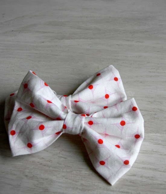 simply homemade: A simple fabric bow tutorial