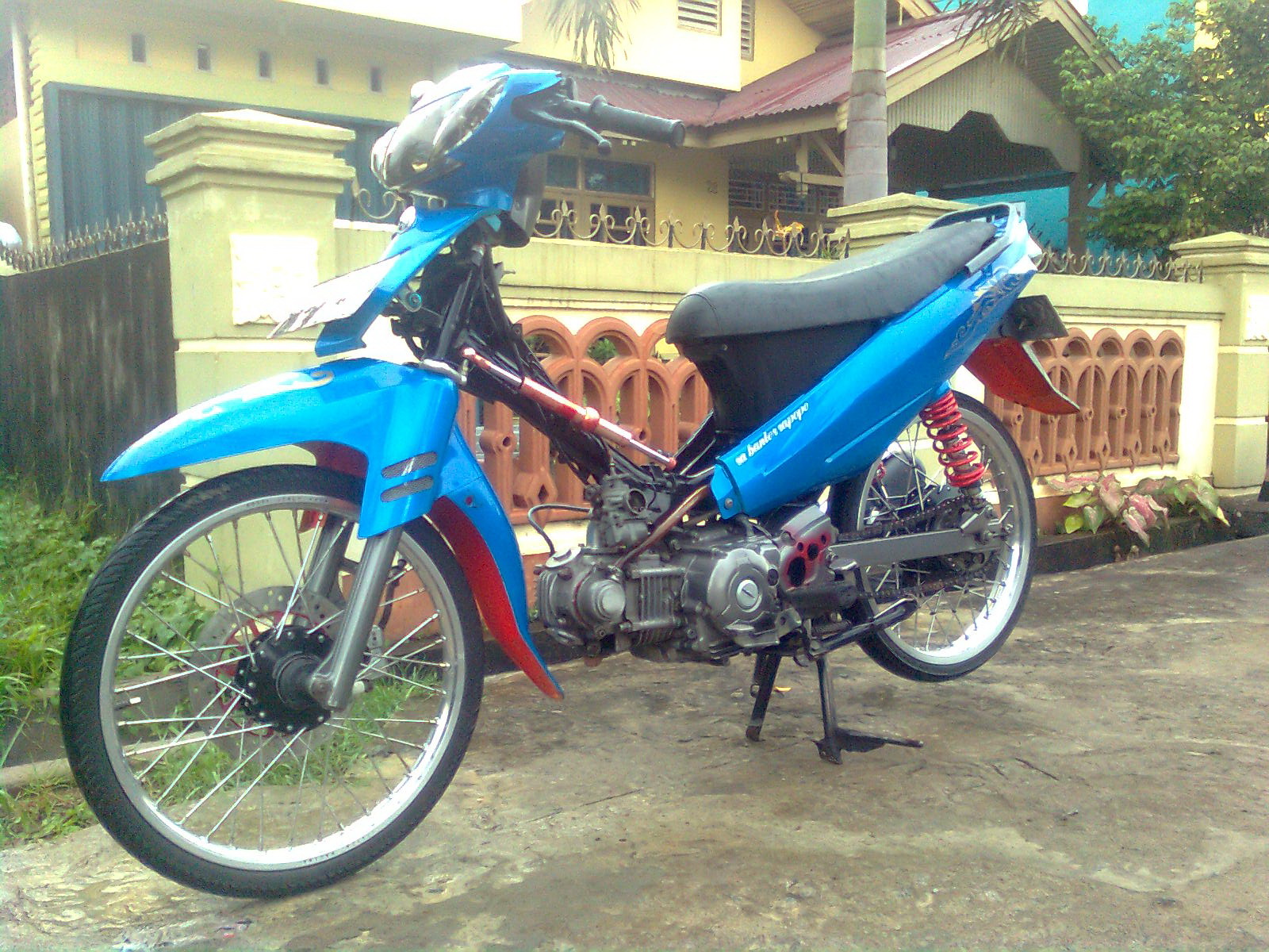 Modifikasi Cat Body Motor Beat - Ind Modified