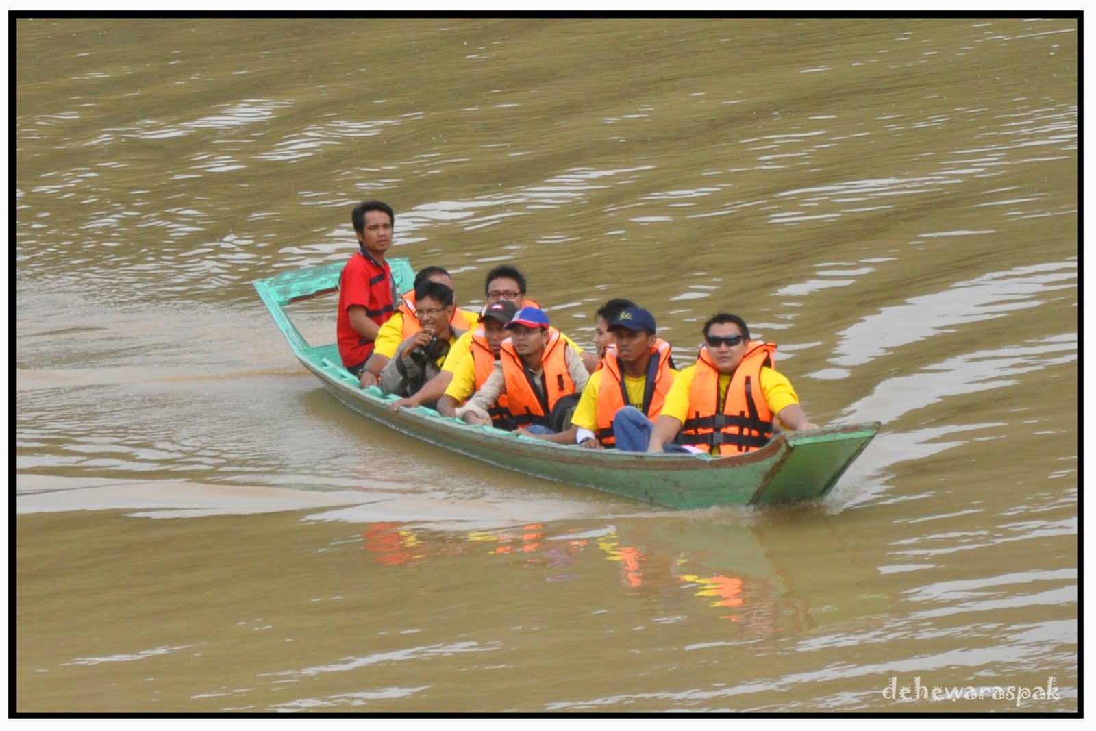 Bila kami naik perahu di Kapit