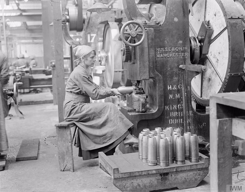 30 Incredible Photos of the Canary Girls, Female Munition Workers in ...