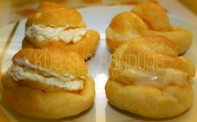 Culinary & Voyeur: Kue Sus Merdeka yang Bikin Ketagihan
