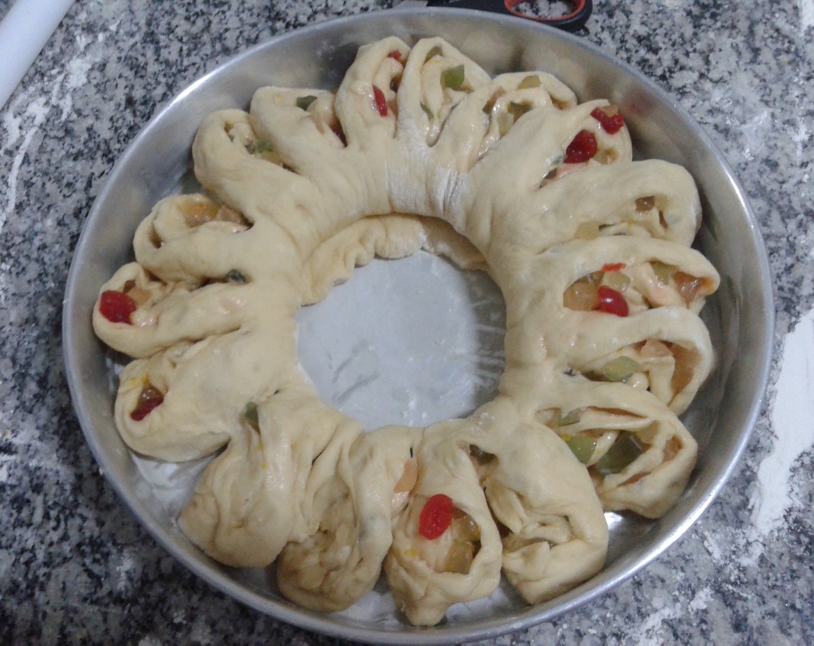 ROSCA DOCE DE FRUTAS CRISTALIZADAS - Receitas Culinárias