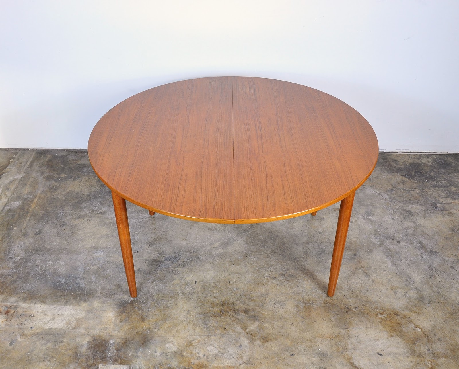 SELECT MODERN: Falster Teak Expandable Dining Table