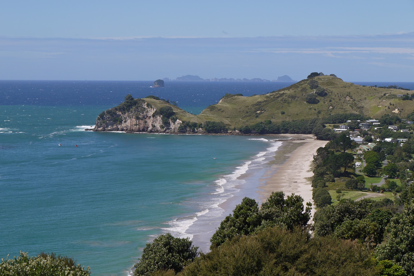 Walking in the country: Hahei Beach and Cathedral Cove